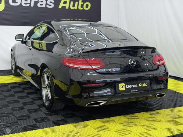 Black Mercedes-Benz C 300 2016 in Vilnius, with an engine capacity of 1.99 L and mileage of 221 thousand km for 19800 €, photo 6 on AUTOMOTO.COM.LV