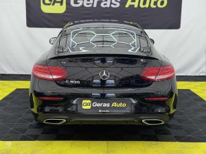 Black Mercedes-Benz C 300 2016 in Vilnius, with an engine capacity of 1.99 L and mileage of 221 thousand km for 19800 €, photo 6 on AUTOMOTO.COM.LV