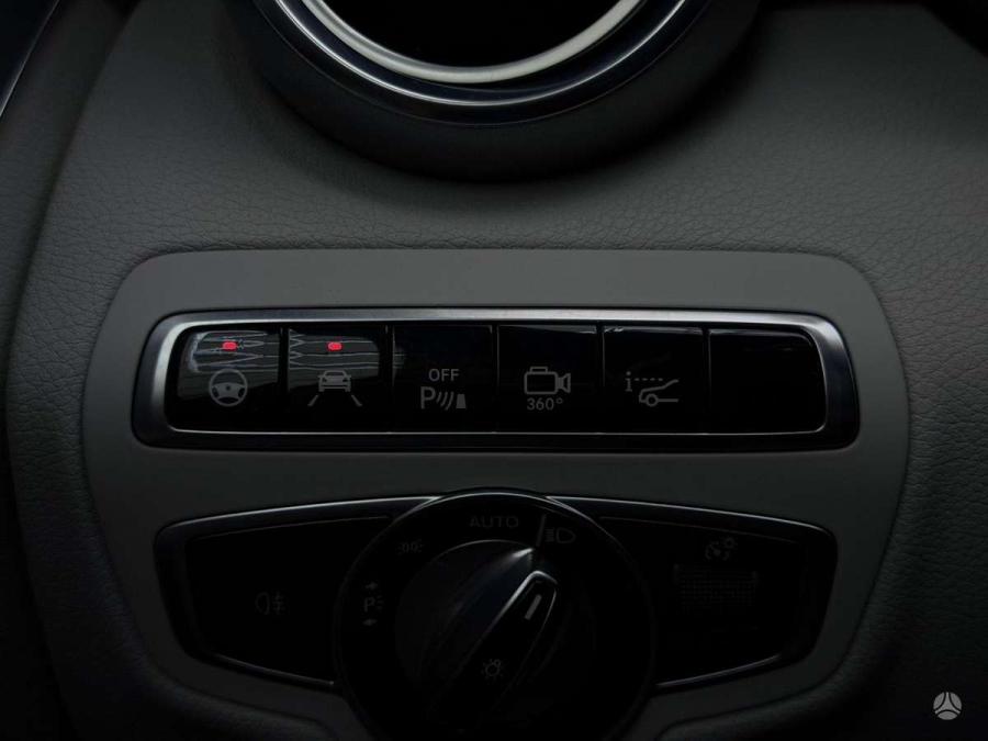 Black Mercedes-Benz C 300 2016 in Vilnius, with an engine capacity of 1.99 L and mileage of 221 thousand km for 19800 €, photo 21 on AUTOMOTO.COM.LV