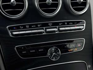 Black Mercedes-Benz C 300 2016 in Vilnius, with an engine capacity of 1.99 L and mileage of 221 thousand km for 19800 €, photo 23 on AUTOMOTO.COM.LV
