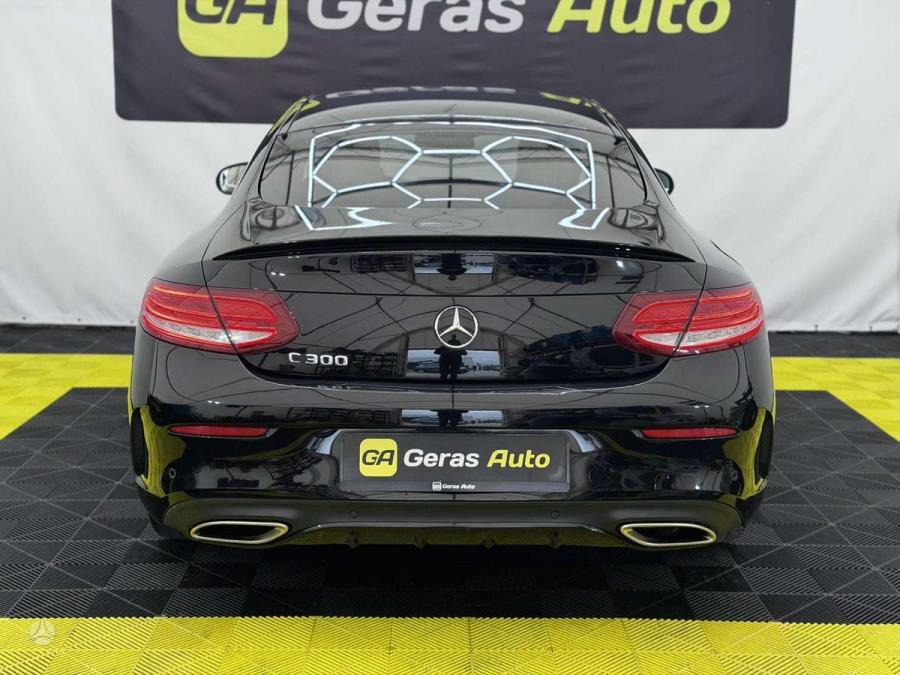 Melns Mercedes-Benz C 300 2016 Viļņa, ar dzinēja tilpumu 1.99 L un nobraukumu 221 tūkst. km par 19750 €, foto 6 vietnē AUTOMOTO.COM.LV
