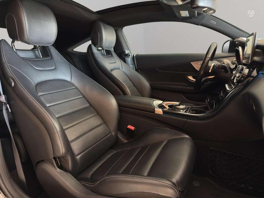 Black Mercedes-Benz C 300 2017 in Kaunas, with an engine capacity of 2.00 L and mileage of 161 thousand km for 22499 €, photo 9 on AUTOMOTO.COM.LV