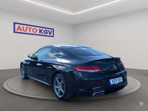 Black Mercedes-Benz C 300 2017 in Kaunas, with an engine capacity of 2.00 L and mileage of 161 thousand km for 22499 €, photo 4 on AUTOMOTO.COM.LV