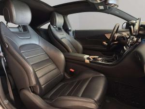 Black Mercedes-Benz C 300 2017 in Kaunas, with an engine capacity of 2.00 L and mileage of 161 thousand km for 22499 €, photo 9 on AUTOMOTO.COM.LV