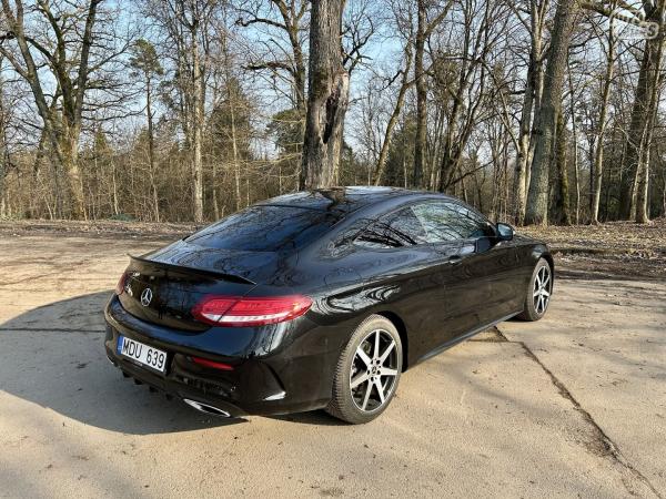 Melns Mercedes-Benz C 300 2017 Viļņa, ar dzinēja tilpumu 2.00 L un nobraukumu 125 tūkst. km par 23199 €, foto 5 vietnē AUTOMOTO.COM.LV