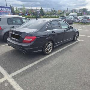 Black Mercedes-Benz C 300 2011 in Vilnius, with an engine capacity of 3.00 L and mileage of 227 thousand km for 6700 €, photo 4 on AUTOMOTO.COM.LV