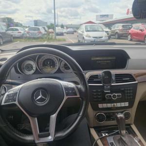 Black Mercedes-Benz C 300 2011 in Vilnius, with an engine capacity of 3.00 L and mileage of 227 thousand km for 6700 €, photo 5 on AUTOMOTO.COM.LV