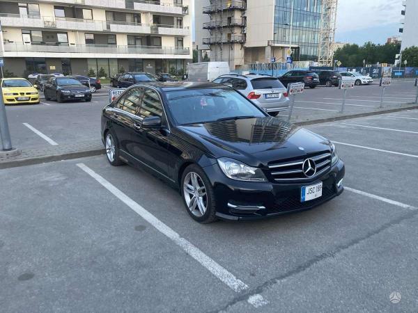 Melns Mercedes-Benz C 300 2012 Viļņa, ar dzinēja tilpumu 3.00 L un nobraukumu 216 tūkst. km par 9000 €, foto 5 vietnē AUTOMOTO.COM.LV