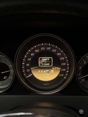 Черный Мерседес Ц 300 2012 в Вильнюс, объемом двигателя 3.00 л и пробегом 216 тыс. км за 9000 €, фото 11 на AUTOMOTO.COM.LV