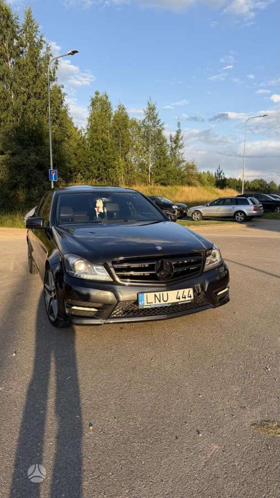 Black Mercedes-Benz C 300 2013 in Vilnius, with an engine capacity of 3.50 L and mileage of 222 thousand km for 8500 €, photo 5 on AUTOMOTO.COM.LV