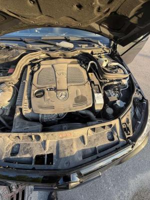 Black Mercedes-Benz C 300 2013 in Vilnius, with an engine capacity of 3.50 L and mileage of 222 thousand km for 8500 €, photo 9 on AUTOMOTO.COM.LV