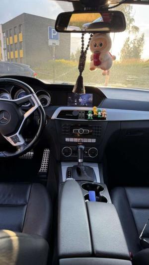 Black Mercedes-Benz C 300 2013 in Vilnius, with an engine capacity of 3.50 L and mileage of 222 thousand km for 8500 €, photo 12 on AUTOMOTO.COM.LV