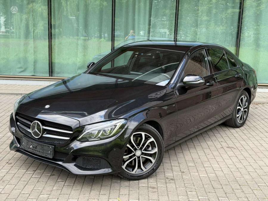 Melns Mercedes-Benz C 300 2015 Kauņa, ar dzinēja tilpumu 2.14 L un nobraukumu 200 tūkst. km par 11400 €, foto 1 vietnē AUTOMOTO.COM.LV