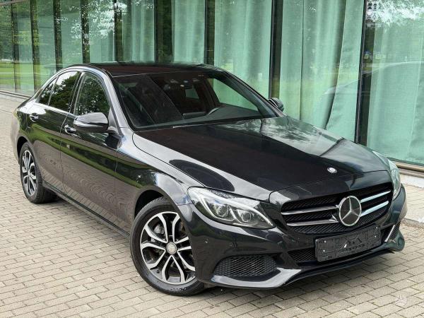 Black Mercedes-Benz C 300 2015 in Kaunas, with an engine capacity of 2.14 L and mileage of 200 thousand km for 11400 €, photo 8 on AUTOMOTO.COM.LV