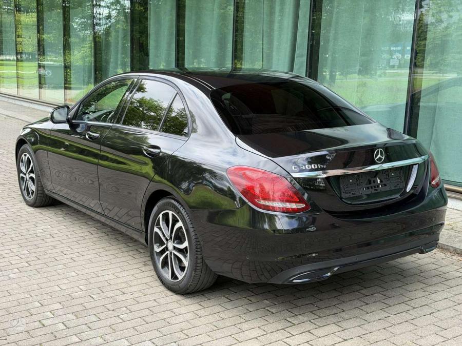 Melns Mercedes-Benz C 300 2015 Kauņa, ar dzinēja tilpumu 2.14 L un nobraukumu 200 tūkst. km par 11400 €, foto 11 vietnē AUTOMOTO.COM.LV