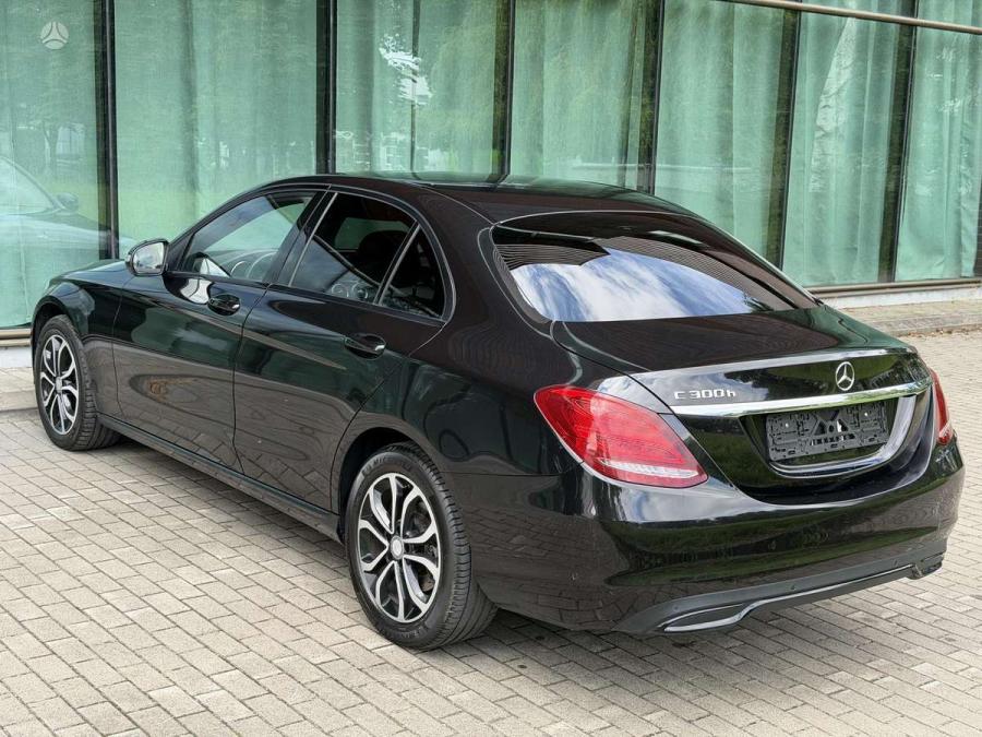 Melns Mercedes-Benz C 300 2015 Kauņa, ar dzinēja tilpumu 2.14 L un nobraukumu 200 tūkst. km par 11400 €, foto 15 vietnē AUTOMOTO.COM.LV
