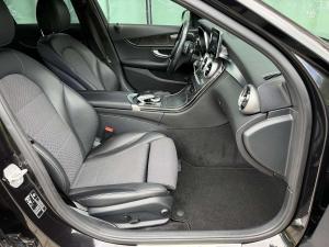 Melns Mercedes-Benz C 300 2015 Kauņa, ar dzinēja tilpumu 2.14 L un nobraukumu 200 tūkst. km par 11400 €, foto 19 vietnē AUTOMOTO.COM.LV