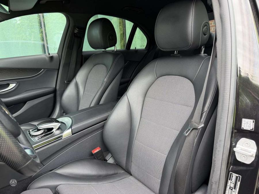 Melns Mercedes-Benz C 300 2015 Kauņa, ar dzinēja tilpumu 2.14 L un nobraukumu 200 tūkst. km par 11400 €, foto 23 vietnē AUTOMOTO.COM.LV