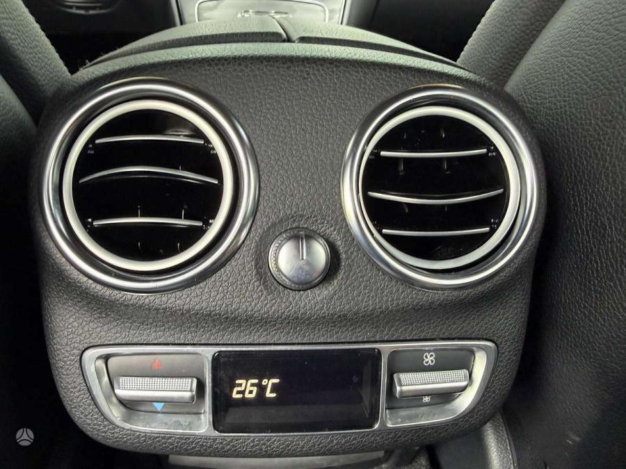Melns Mercedes-Benz C 300 2015 Kauņa, ar dzinēja tilpumu 2.14 L un nobraukumu 200 tūkst. km par 11400 €, foto 28 vietnē AUTOMOTO.COM.LV