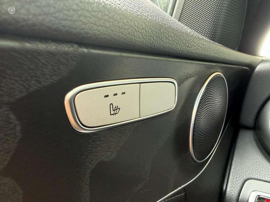 Melns Mercedes-Benz C 300 2015 Kauņa, ar dzinēja tilpumu 2.14 L un nobraukumu 200 tūkst. km par 11400 €, foto 31 vietnē AUTOMOTO.COM.LV