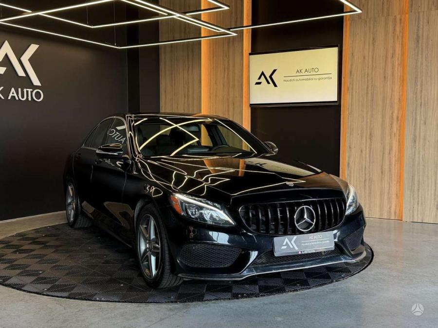 Black Mercedes-Benz C 300 2015 in Kaunas, with an engine capacity of 1.99 L and mileage of 183 thousand km for 13990 €, photo 4 on AUTOMOTO.COM.LV
