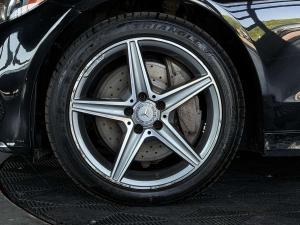Black Mercedes-Benz C 300 2015 in Kaunas, with an engine capacity of 1.99 L and mileage of 183 thousand km for 13990 €, photo 8 on AUTOMOTO.COM.LV