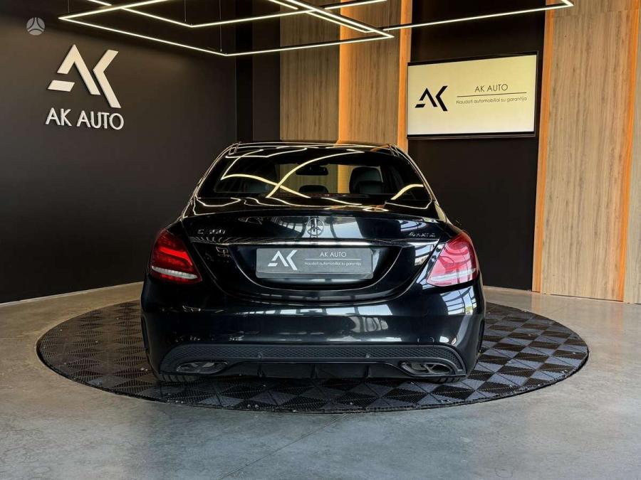 Black Mercedes-Benz C 300 2015 in Kaunas, with an engine capacity of 1.99 L and mileage of 183 thousand km for 13990 €, photo 11 on AUTOMOTO.COM.LV