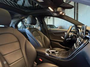 Black Mercedes-Benz C 300 2015 in Kaunas, with an engine capacity of 1.99 L and mileage of 183 thousand km for 13990 €, photo 25 on AUTOMOTO.COM.LV