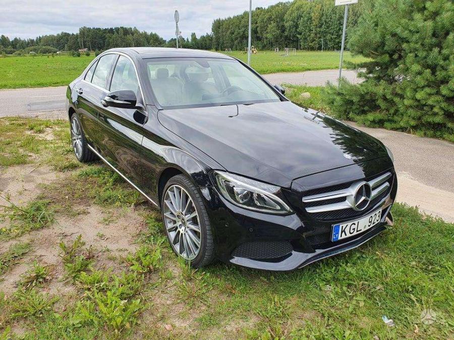 Black Mercedes-Benz C 300 2015 in Klaipeda, with an engine capacity of 1.99 L and mileage of 125 thousand km for 15000 €, photo 1 on AUTOMOTO.COM.LV