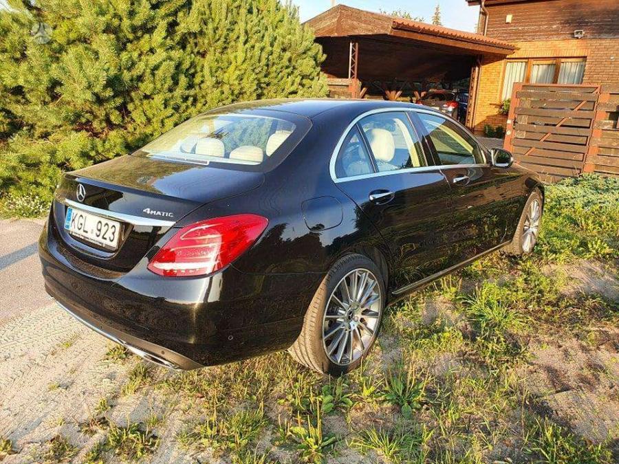 Black Mercedes-Benz C 300 2015 in Klaipeda, with an engine capacity of 1.99 L and mileage of 125 thousand km for 15000 €, photo 3 on AUTOMOTO.COM.LV