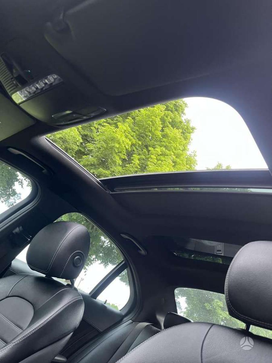 Черный Мерседес Ц 300 2015 в Вильнюс, объемом двигателя 0.00 л и пробегом 168 тыс. км за 15555 €, фото 18 на AUTOMOTO.COM.LV