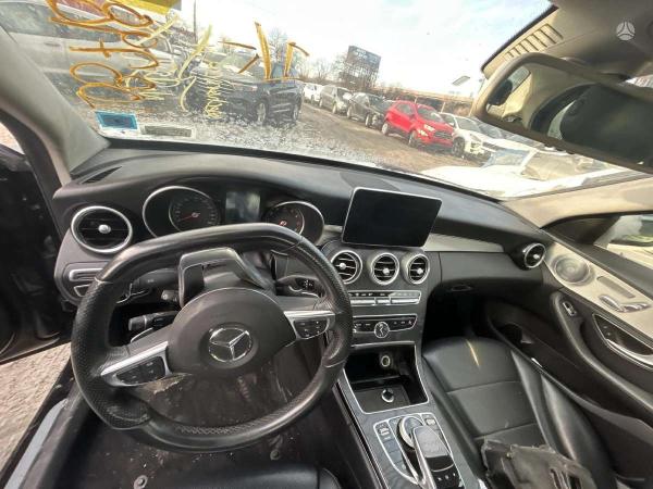 Melns Mercedes-Benz C 300 2016 Kauņa, ar dzinēja tilpumu 1.99 L un nobraukumu 95 tūkst. km par 13500 €, foto 5 vietnē AUTOMOTO.COM.LV