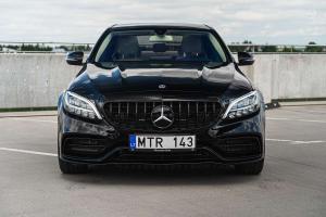 Black Mercedes-Benz C 300 2018 in Vilnius, with an engine capacity of 1.99 L and mileage of 103 thousand km for 22500 €, photo 5 on AUTOMOTO.COM.LV