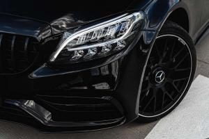 Black Mercedes-Benz C 300 2018 in Vilnius, with an engine capacity of 1.99 L and mileage of 103 thousand km for 22500 €, photo 7 on AUTOMOTO.COM.LV