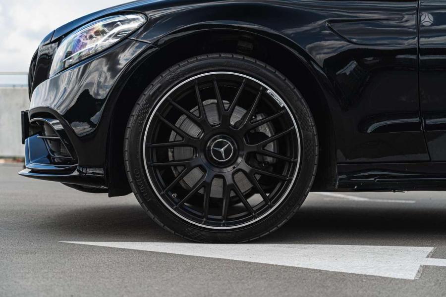 Black Mercedes-Benz C 300 2018 in Vilnius, with an engine capacity of 1.99 L and mileage of 103 thousand km for 22500 €, photo 11 on AUTOMOTO.COM.LV