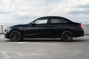 Black Mercedes-Benz C 300 2018 in Vilnius, with an engine capacity of 1.99 L and mileage of 103 thousand km for 22500 €, photo 15 on AUTOMOTO.COM.LV