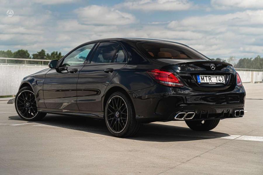 Black Mercedes-Benz C 300 2018 in Vilnius, with an engine capacity of 1.99 L and mileage of 103 thousand km for 22500 €, photo 16 on AUTOMOTO.COM.LV