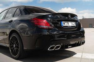 Black Mercedes-Benz C 300 2018 in Vilnius, with an engine capacity of 1.99 L and mileage of 103 thousand km for 22500 €, photo 17 on AUTOMOTO.COM.LV