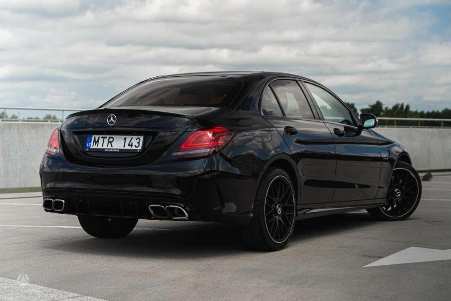 Black Mercedes-Benz C 300 2018 in Vilnius, with an engine capacity of 1.99 L and mileage of 103 thousand km for 22500 €, photo 21 on AUTOMOTO.COM.LV