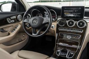 Black Mercedes-Benz C 300 2018 in Vilnius, with an engine capacity of 1.99 L and mileage of 103 thousand km for 22500 €, photo 25 on AUTOMOTO.COM.LV