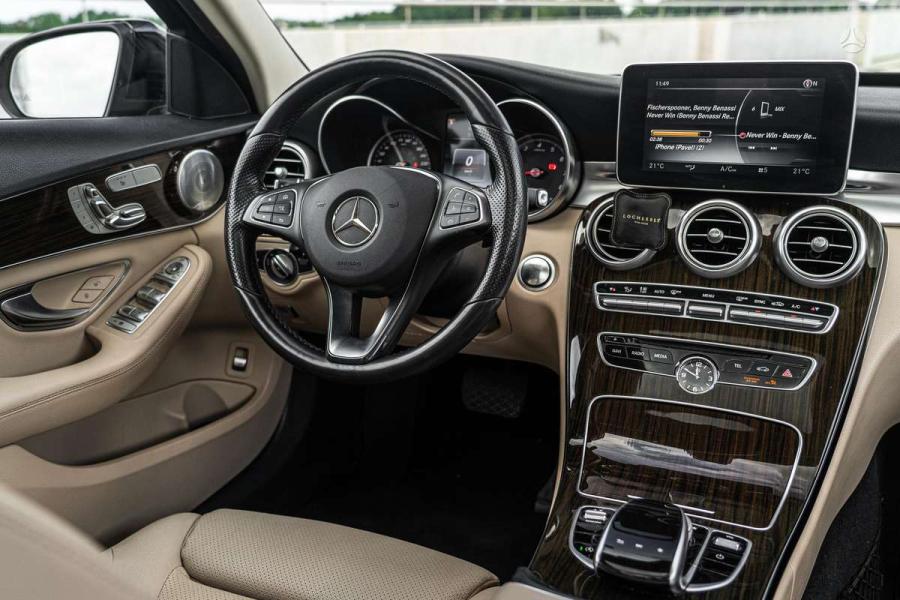 Black Mercedes-Benz C 300 2018 in Vilnius, with an engine capacity of 1.99 L and mileage of 103 thousand km for 22500 €, photo 25 on AUTOMOTO.COM.LV