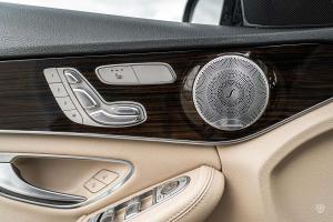 Black Mercedes-Benz C 300 2018 in Vilnius, with an engine capacity of 1.99 L and mileage of 103 thousand km for 22500 €, photo 42 on AUTOMOTO.COM.LV