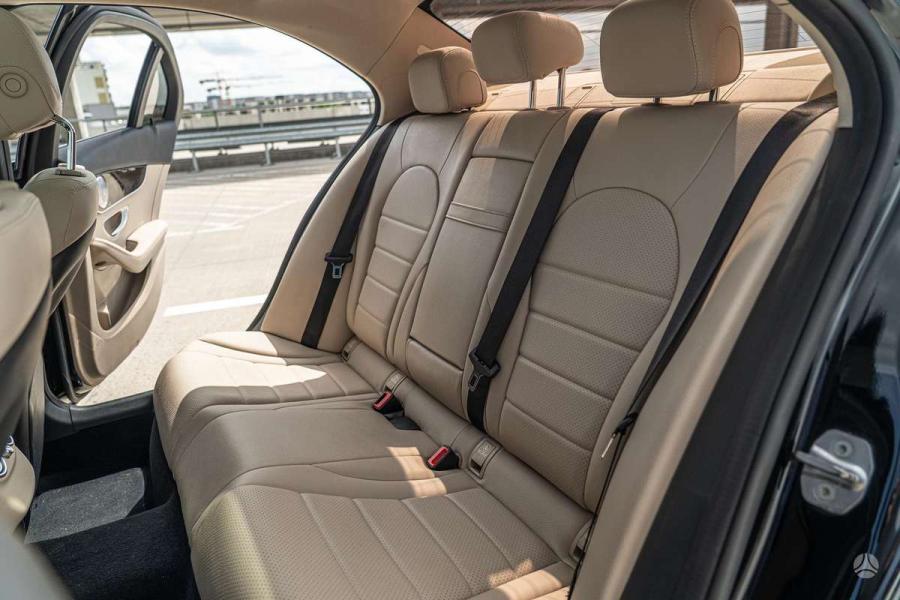 Black Mercedes-Benz C 300 2018 in Vilnius, with an engine capacity of 1.99 L and mileage of 103 thousand km for 22500 €, photo 43 on AUTOMOTO.COM.LV