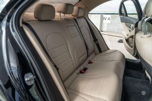 Black Mercedes-Benz C 300 2018 in Vilnius, with an engine capacity of 1.99 L and mileage of 103 thousand km for 22500 €, photo 45 on AUTOMOTO.COM.LV