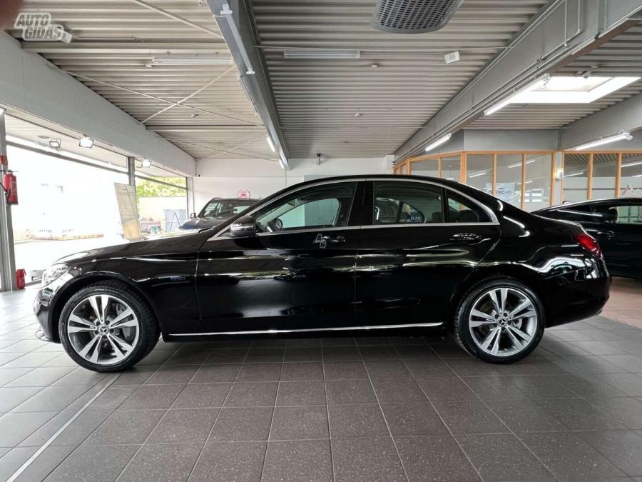 Melns Mercedes-Benz C 300 2019 Kauņa, ar dzinēja tilpumu 2.00 L un nobraukumu 61 tūkst. km par 30024 €, foto 5 vietnē AUTOMOTO.COM.LV