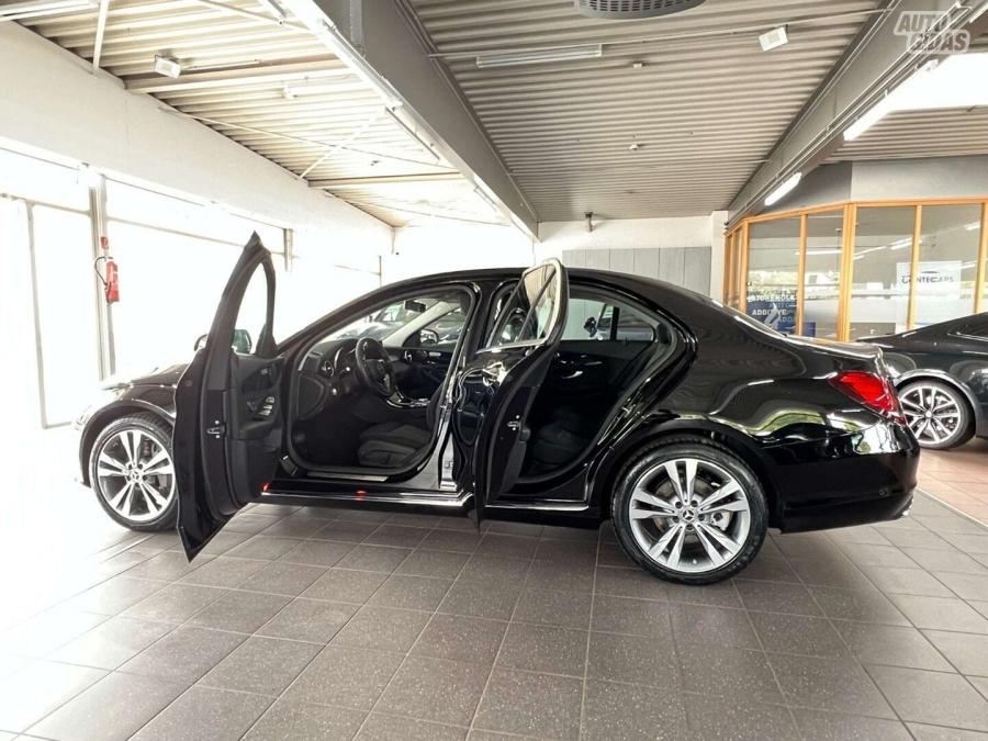 Melns Mercedes-Benz C 300 2019 Kauņa, ar dzinēja tilpumu 2.00 L un nobraukumu 61 tūkst. km par 30024 €, foto 6 vietnē AUTOMOTO.COM.LV