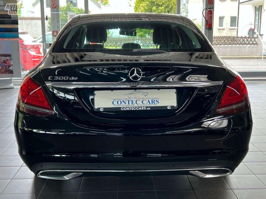 Melns Mercedes-Benz C 300 2019 Kauņa, ar dzinēja tilpumu 2.00 L un nobraukumu 61 tūkst. km par 30024 €, foto 10 vietnē AUTOMOTO.COM.LV