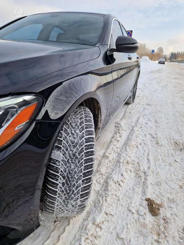 Black Mercedes-Benz C 300 2019 in Vilnius, with an engine capacity of 2.00 L and mileage of 89 thousand km for 19500 €, photo 2 on AUTOMOTO.COM.LV
