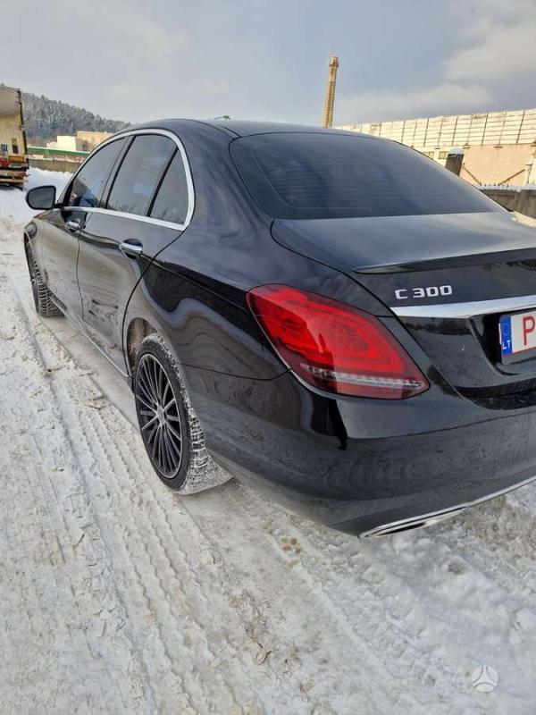 Black Mercedes-Benz C 300 2019 in Vilnius, with an engine capacity of 2.00 L and mileage of 89 thousand km for 19500 €, photo 7 on AUTOMOTO.COM.LV