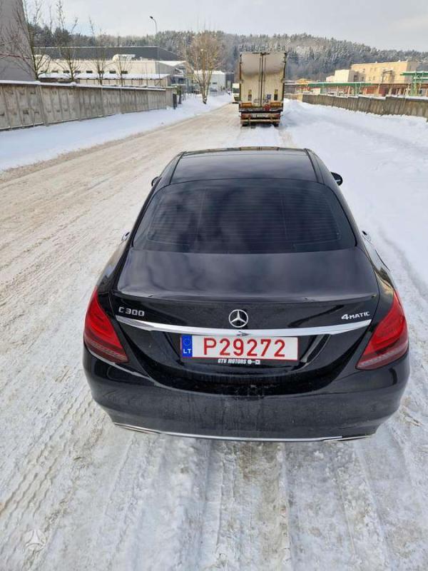 Black Mercedes-Benz C 300 2019 in Vilnius, with an engine capacity of 2.00 L and mileage of 89 thousand km for 19500 €, photo 10 on AUTOMOTO.COM.LV